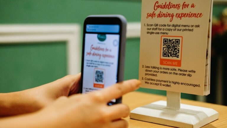 3 Aplikasi untuk Scan Barcode Terbaik - LAB Tekno