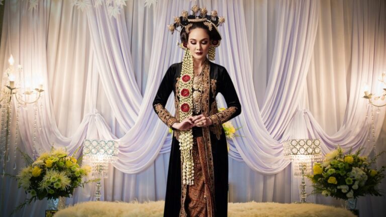 2 Aplikasi Edit Foto Ganti Wajah Pengantin Terbaik - LAB Tekno